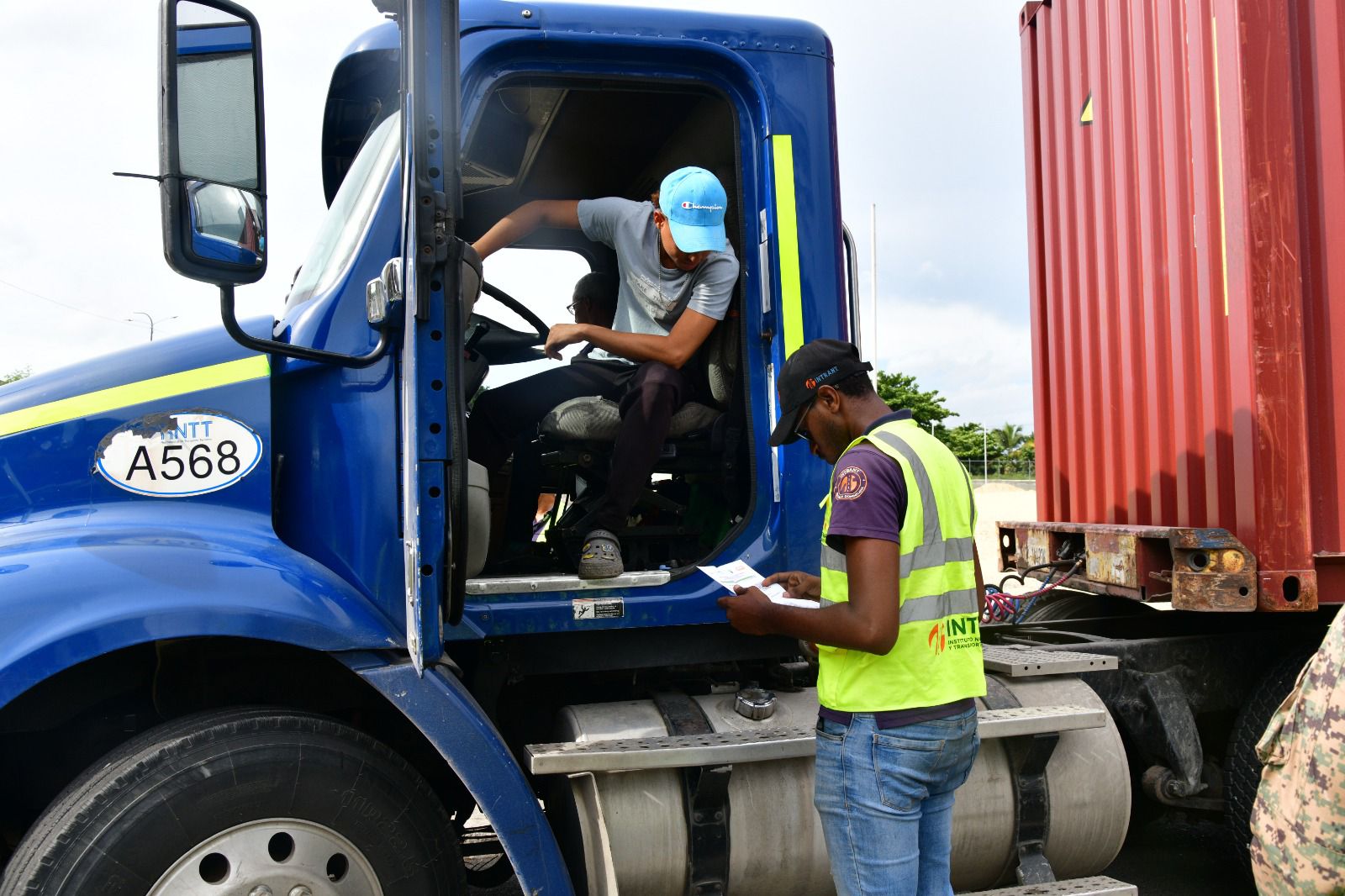 Intrant prohíbe circulación de vehículos pesados en zonas restringidas ...