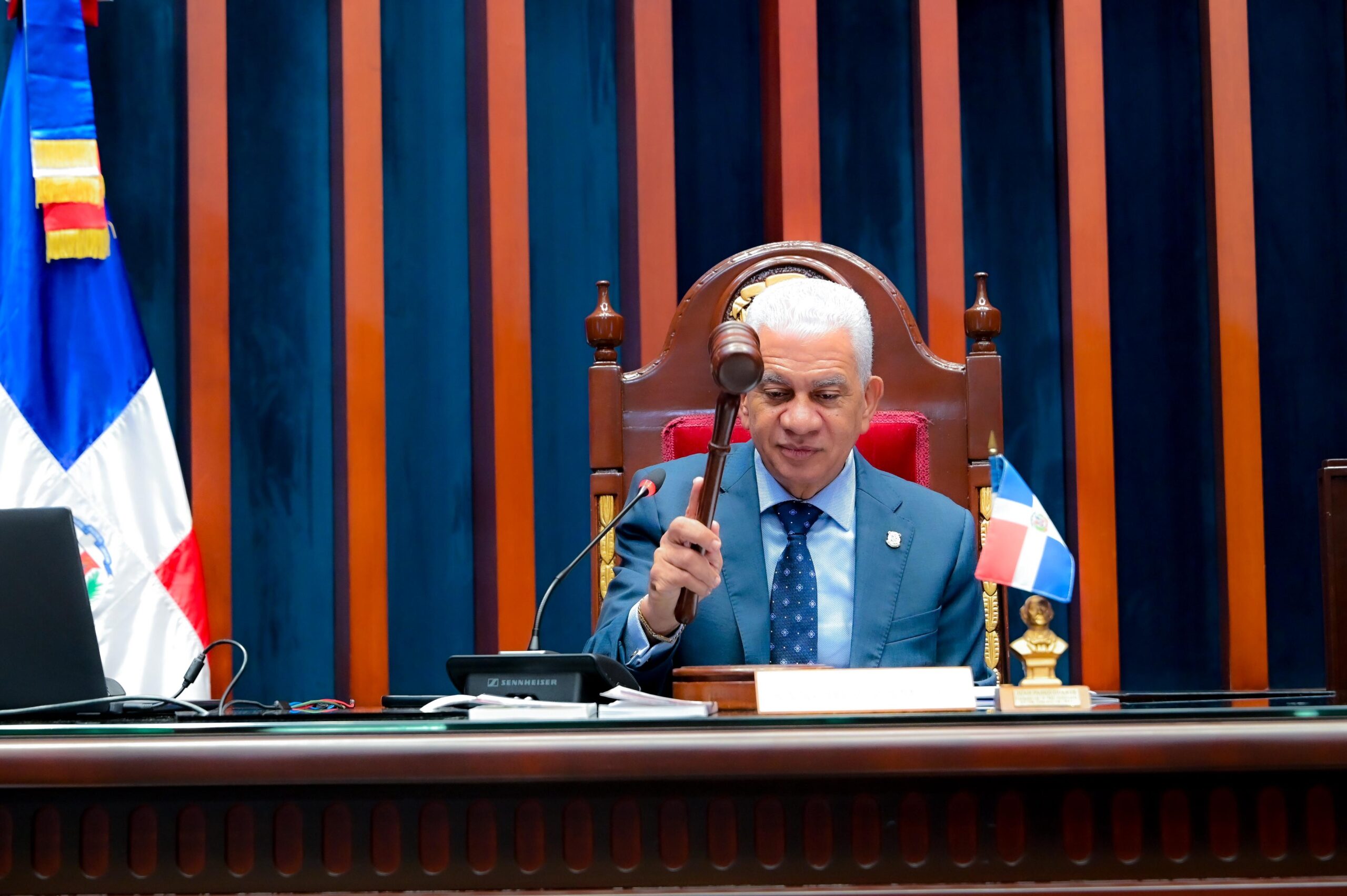 Pleno del Senado remite a Comisión Especial proyecto de ley orgánica ...