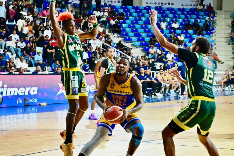 Mauricio Báez está a un pie del tricampeonato al poner en en aprieto a ...